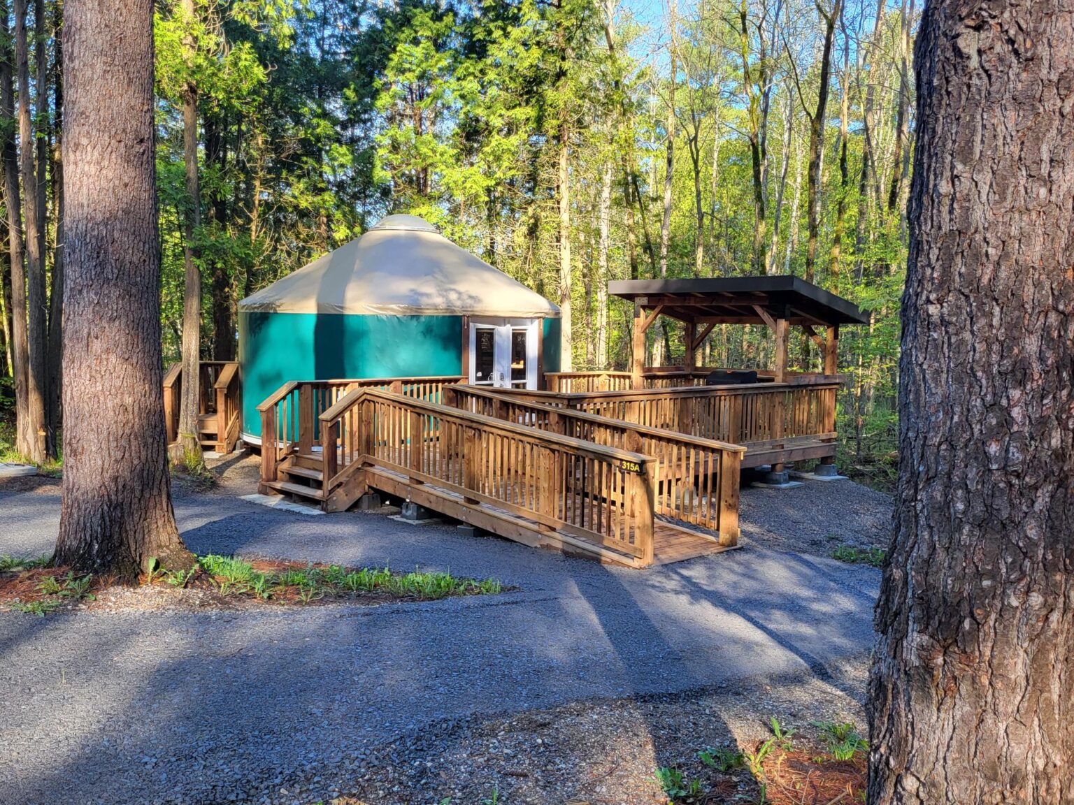 Charleston Lake Yurts - Bourgon Construction